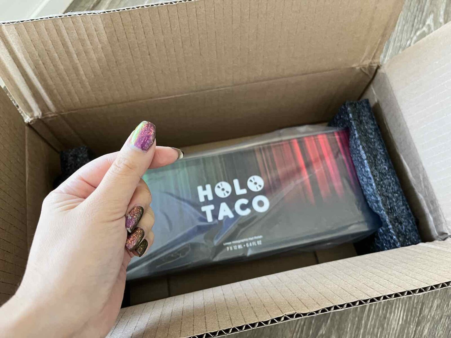 Beauty: Holo Taco Dark Rainbow Review – Bobbieness